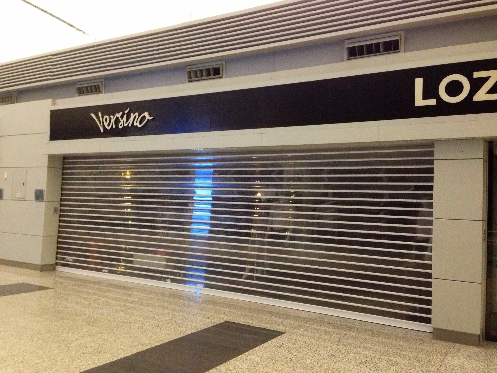 China Shop Front Use PC Rolling Shutter Door Details - China-crystal.com